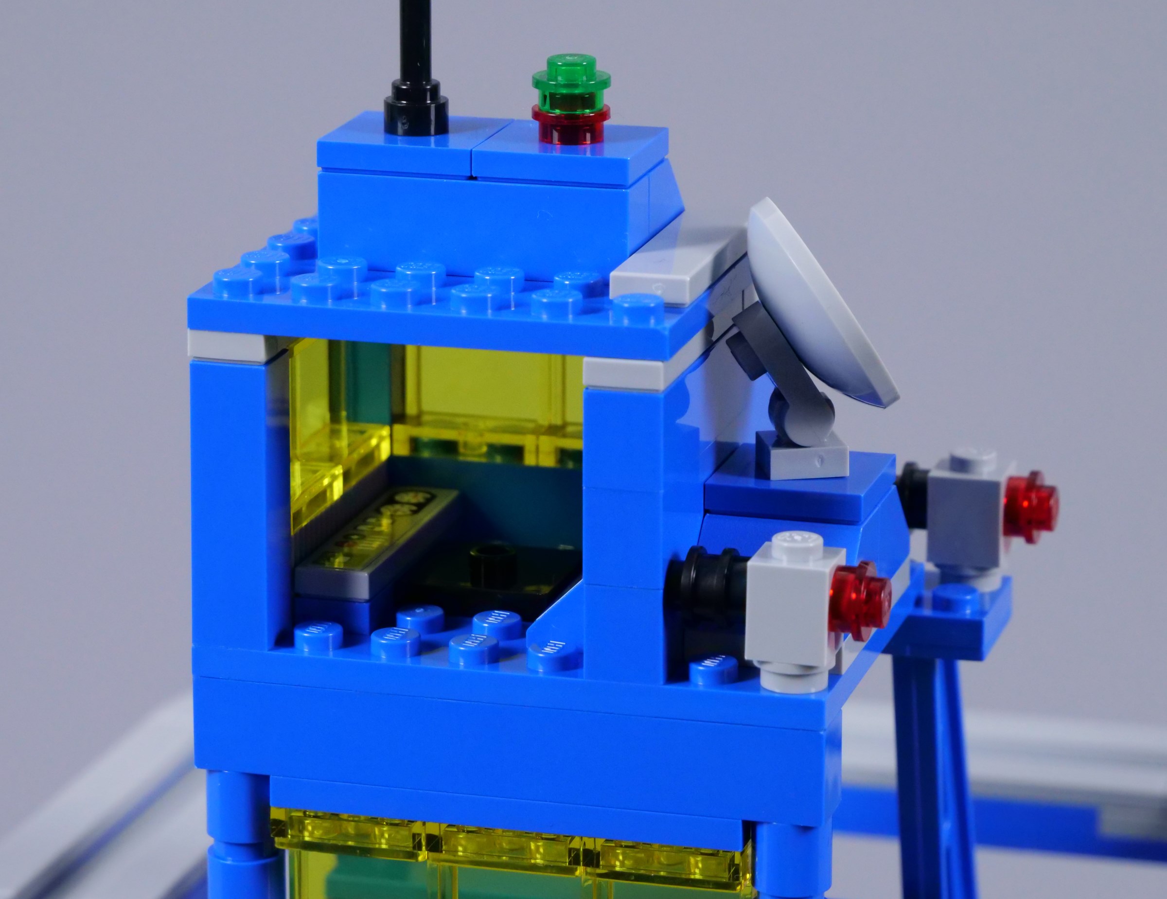LEGO Ideas 40786 Micro Command Centre review | Brickset